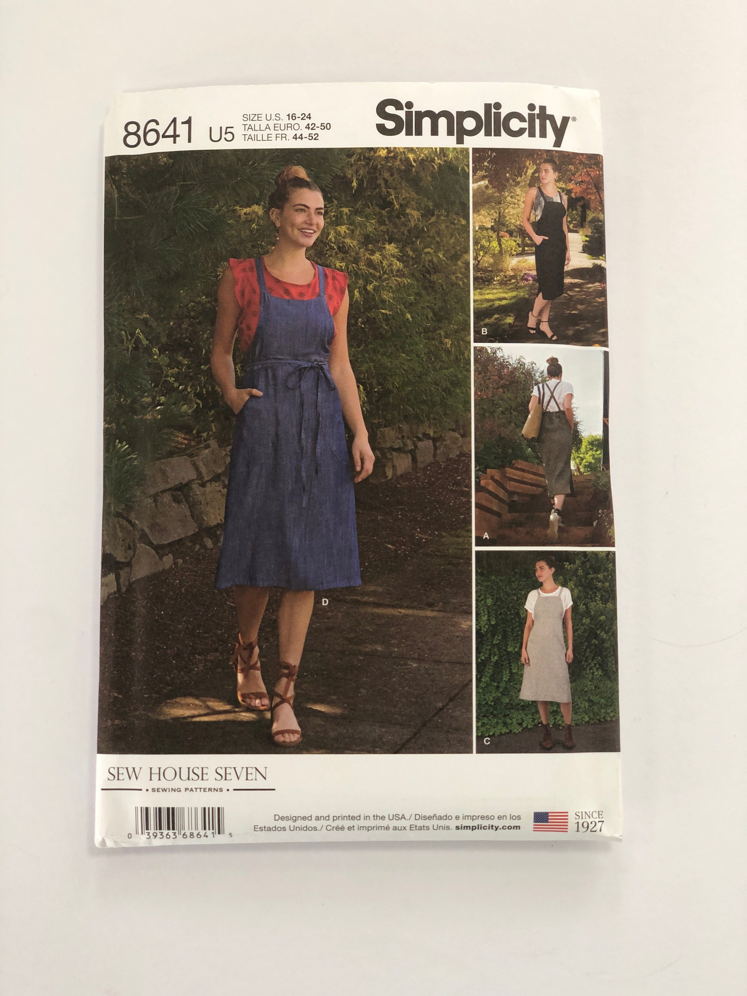 Simplicity S8641 - Dungaree Dress